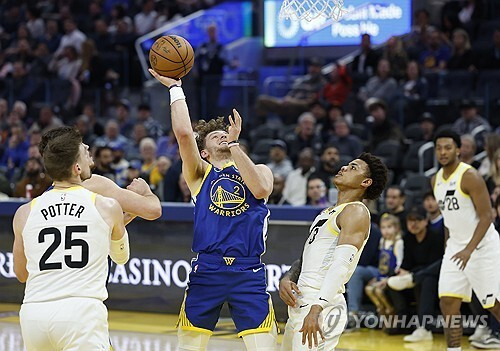 Nba ‘슈로더·포지엠스키 맹활약 Gsw 에이스 커리 없이 유타 제압