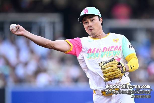 5월 복귀인데 팀 내 최고 연봉이라니 김하성 탬파베이와 2년 419억 규모 계약옵트아웃 조항 포함