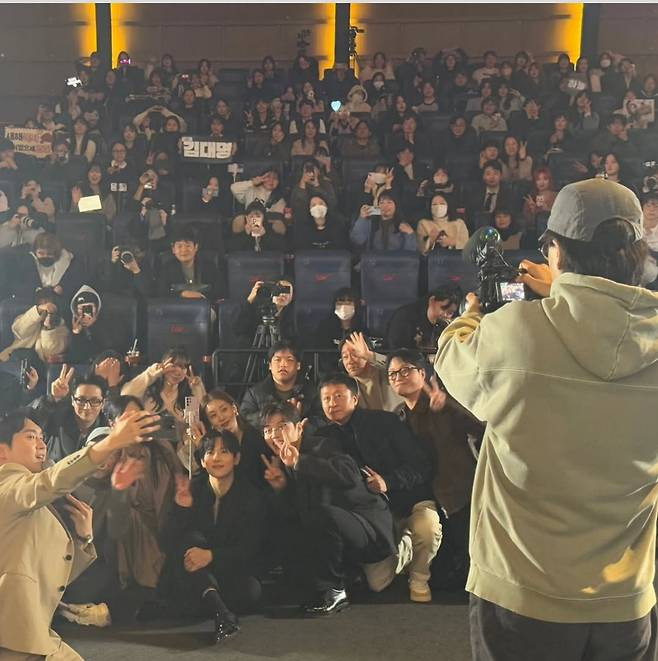 강소라 믿기 힘든 애엄마 비주얼 미니드레스롱부츠로 명품 몸매 과시 스타와 라이프