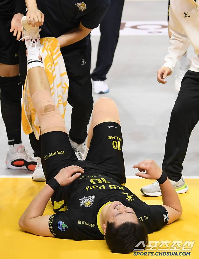 근육경련까지 버텨낸 정신력 02→32 극적인 드라마 한편이 악물고 버틴 나경복 의정부 현장