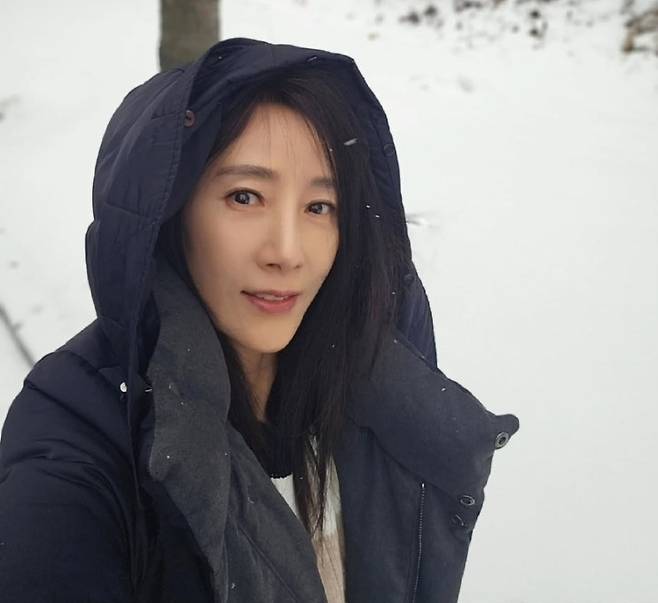 도지원 비수기 없는 58세 동안미모 167cm 48kg 꾸준한 자기관리 미인 패딩룩 뷰티는 내운명