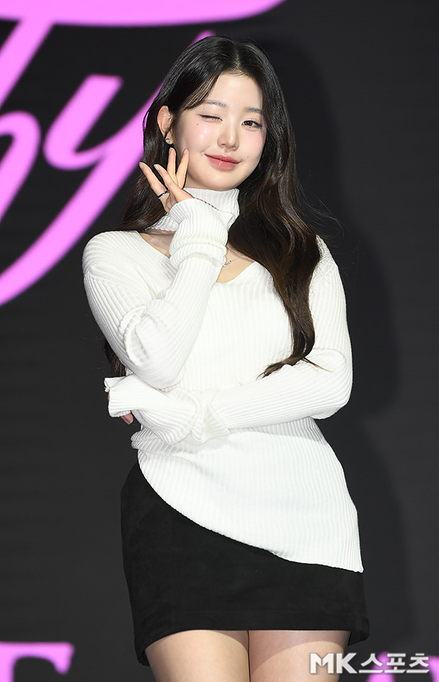 장원영 걸그룹 미모 1위 여신 비주얼 레전드 각 폭발한 니하이 삭스룩 대본은 내운명