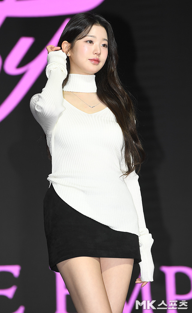 장원영 걸그룹 미모 1위 여신 비주얼 레전드 각 폭발한 니하이 삭스룩 대본은 내운명