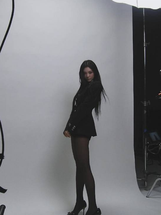 ‘이 비율 실화 160cm 초반 여가수 하의실종룩으로 170cm급 비율 자랑 스타와 라이프