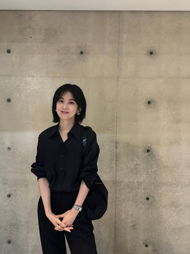 130억 기부하고 ♥6살 연하 감독과 결혼 43세 여배우 믿기지 않는 동안 오피스룩 스타와 라이프