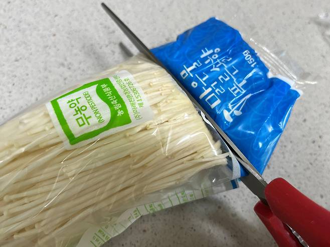 팽이버섯 그냥 씻지 마세요 알아두면 평생 유용한 팽이버섯 세척법 텐꿀팁