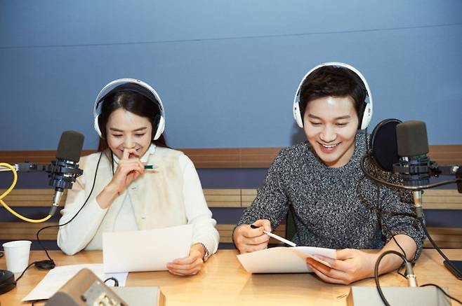 방송국 연합회식자리에서 첫눈에 반해 3개월만에 초고속 결혼 발표한 아나운서 부부 스포엔 뉴세이