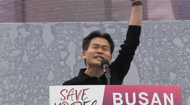 헌재 휩쓸 것 전한길 결국 내란선동 고발 당해