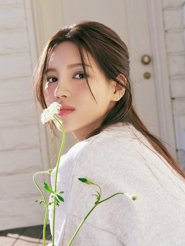 ‘한소희 닮은 꼴 ♥유병재 9살 연하 이유정 청순 원숄더룩 원피스룩 스타와 라이프