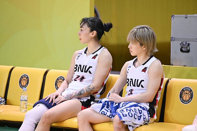 [WKBL 5라운드 리뷰] 무너진 라운드 5할 승률, 선두 뺏긴 BNK