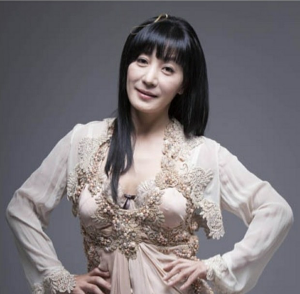 박사 끝내면 결혼해야지 했는데 59세 미혼인 교수 여배우 스포엔 뉴세이
