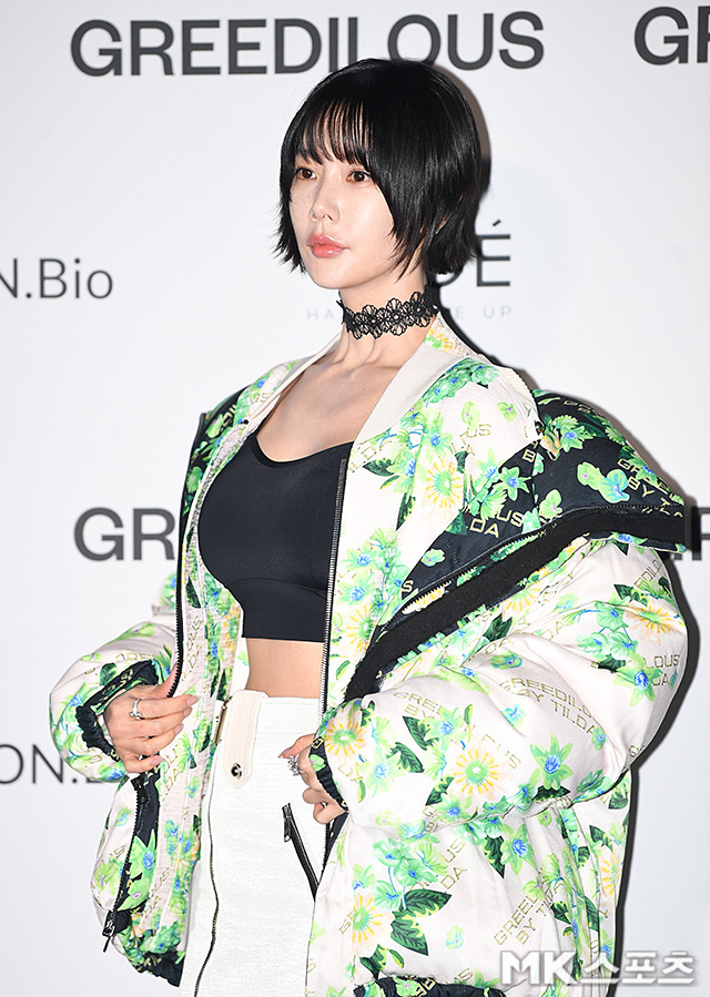 클라라 동대문 들썩인 대륙의 여신 카리스마 넘치는 걸크러시 플로럴 셋업룩 대본은 내운명