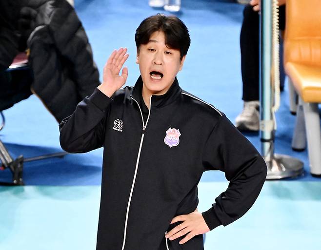도로공사 김종민 감독 세터 김다은의 성장 지켜보는 것 즐거워손에서 공을 쏘는 스피드가 팀 내에서 가장 좋아”