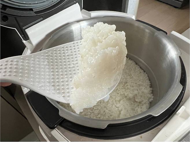 밥 지을 때 그냥 짓지 마세요 숟가락으로 이렇게 해주니 대박이네요 오늘살림루틴