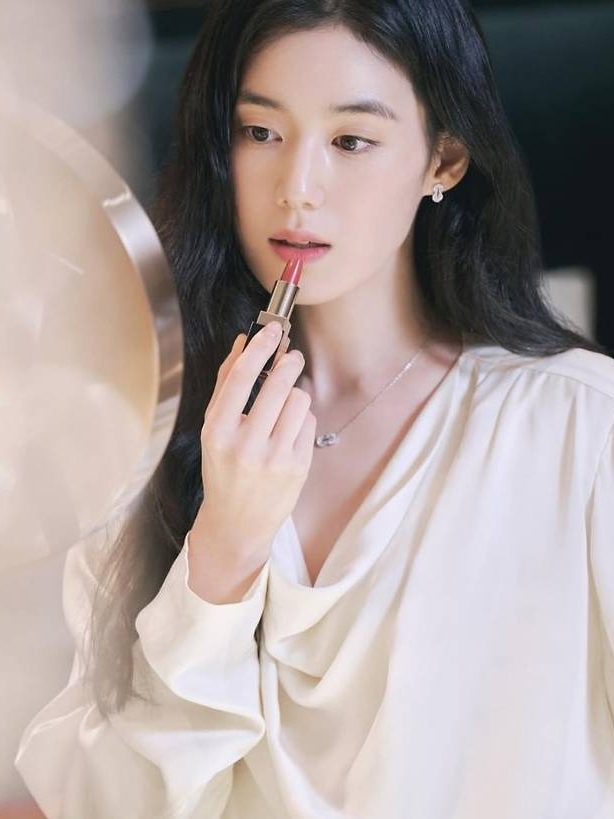 미모·스펙 모두 최상 런던 명문대 출신 여배우 단숨에 정상 등극 스타와 라이프