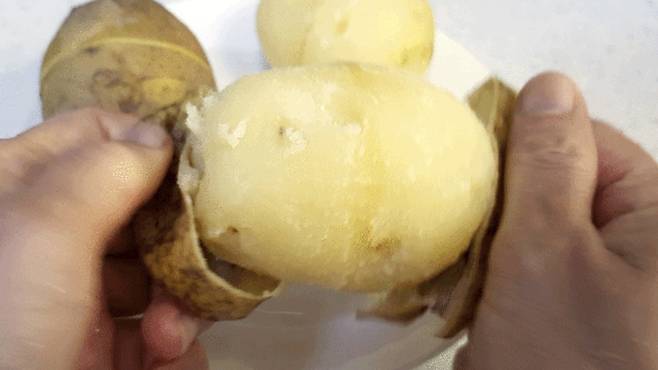 감자에 칼집을 넣어 삶아 보세요 모두가 결과에 놀라게 됩니다 최주부