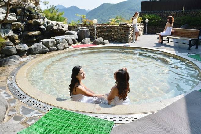 여행하면 100만원” 2월 한정 혜택 터지는 국내 명소 여행탐구