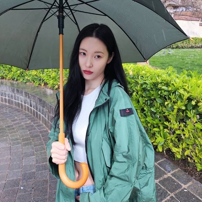 초등학생 가장에서 톱 가수까지성장기 화제 된 여가수 일상룩 라이프업
