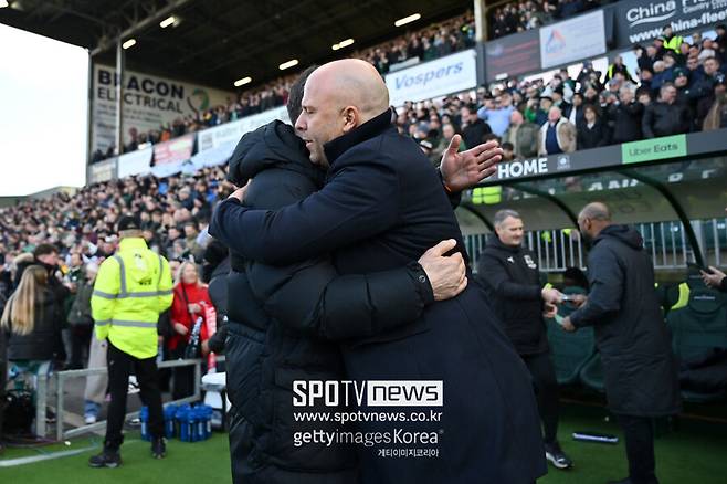 69년 만의 굴욕 Epl 1위 리버풀 2부리그 최하위 플리머스에 무릎 꿇다살라·판 다이크 없이 대참사