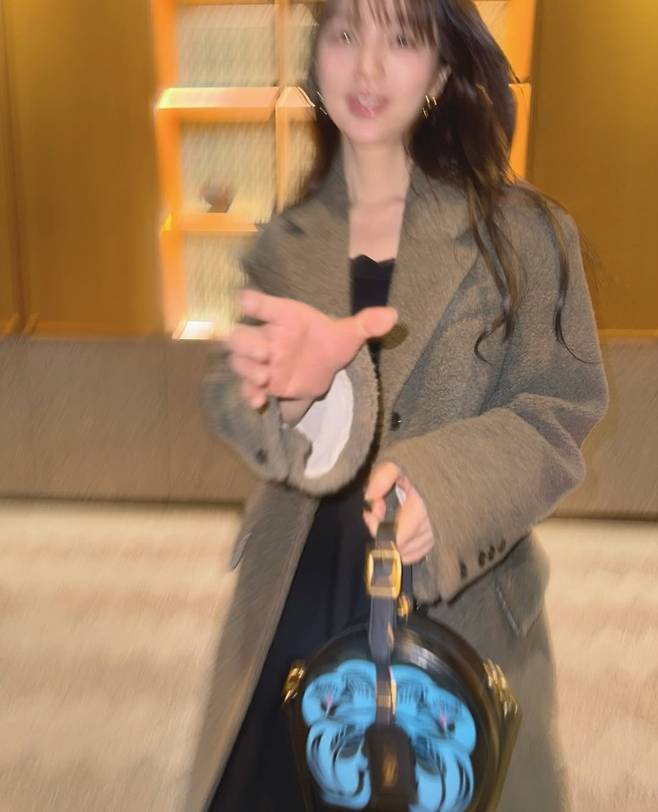 90년대 대표 걸그룹 막내였는데 어느덧 40살 된 여배우 외출룩 대본은 내운명