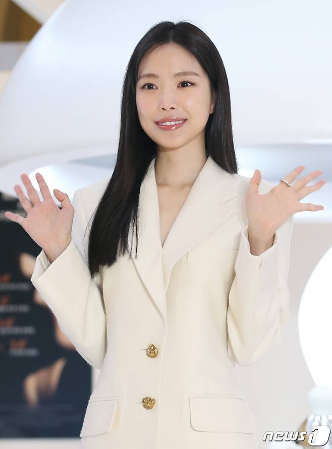 손나은 측 휴대전화 해킹범이 금전 요구 협박법적대응