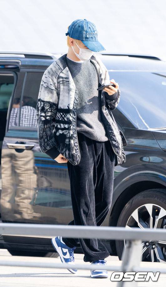 NCT 천러, 출국길에서 팬들과 아쉬운 순간 [박준형의 ZZOOM]