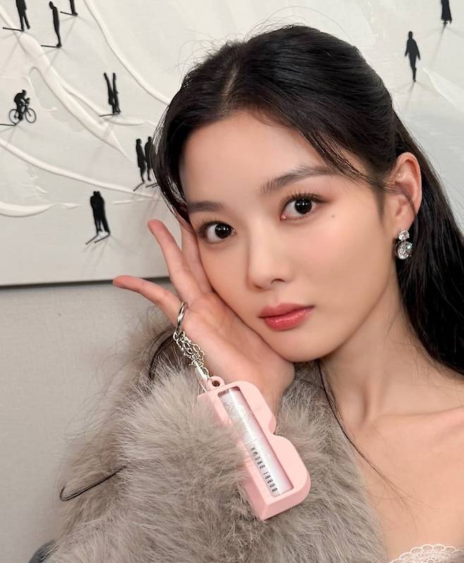 정변의 정석 아역배우에서 이제는 청담동 건물주 25세 여배우의 파티룩 투데이 셀럽패션
