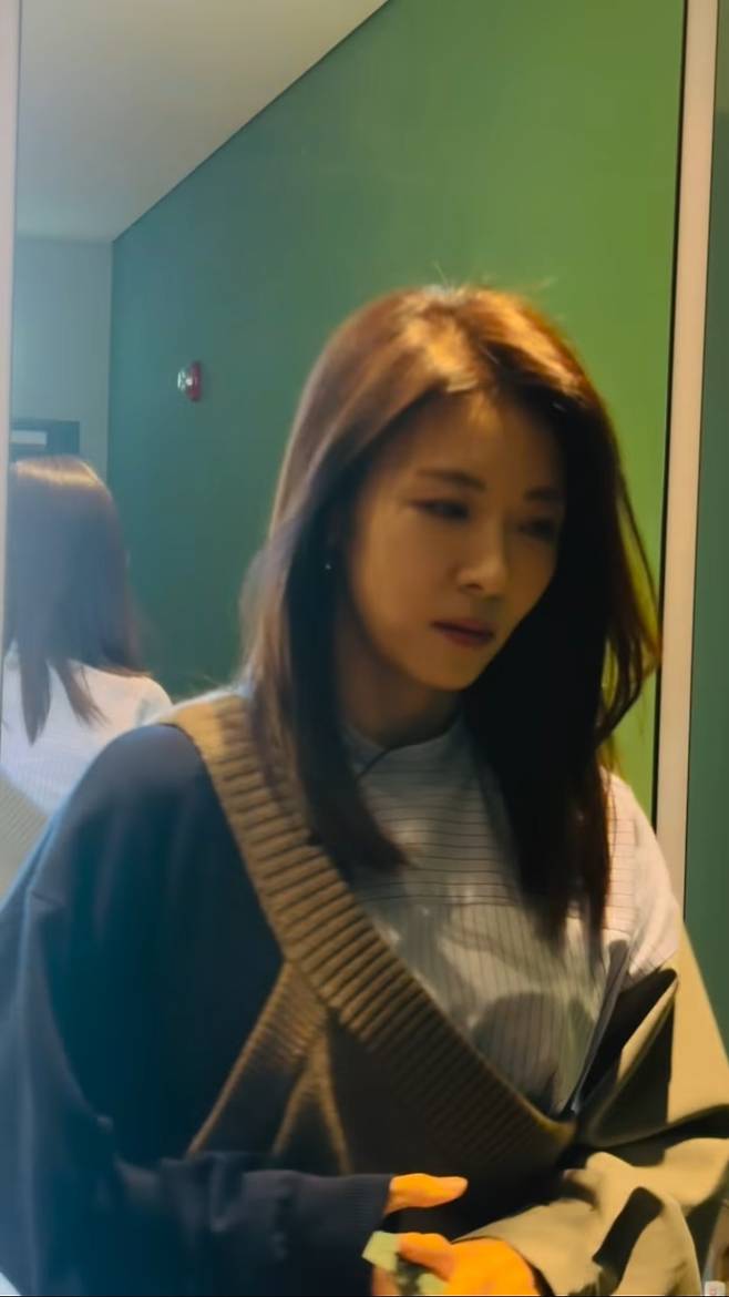 하지원 46세 맞아 너무 짧은 스커트에 롱부츠 더 길어보인 165cm 기럭지 믹스매치룩 뷰티는 내운명