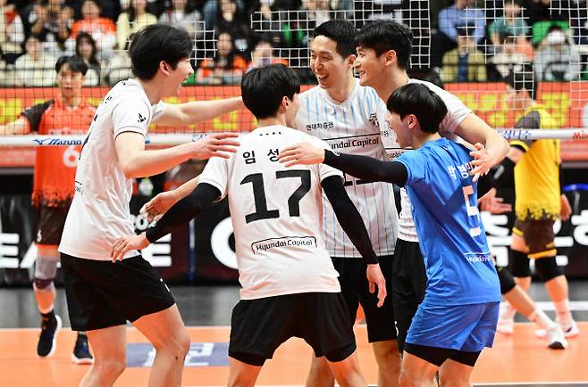 현대캐피탈 챔프전 직행 눈앞18일 대한항공 이기면 1위 확정