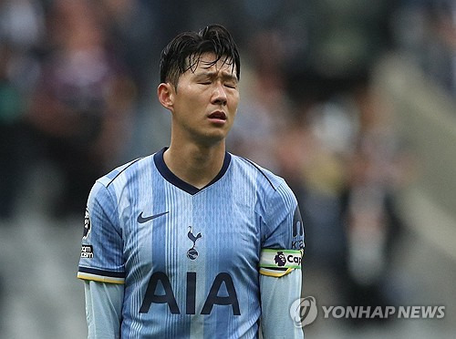 손흥민 주장 완장 19세 후배에게 줘라 옛 토트넘 감독 망언아들 이어 아버지까지 Son 리더십 폭언