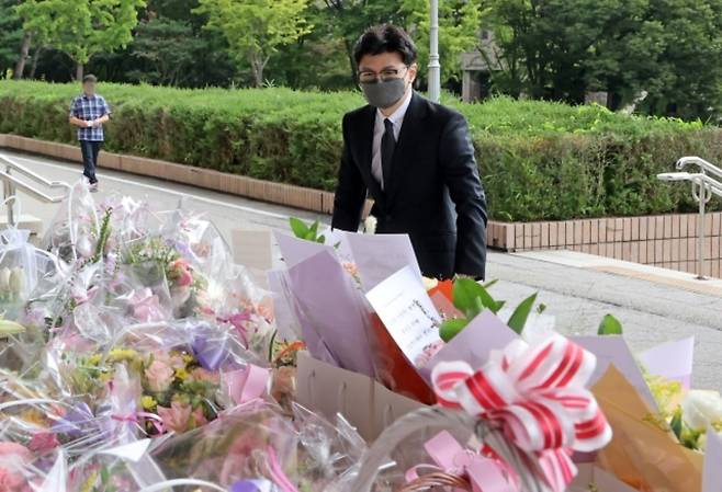 한동훈 돈 걱정 없애주자책 구매 인증 릴레이 후끈