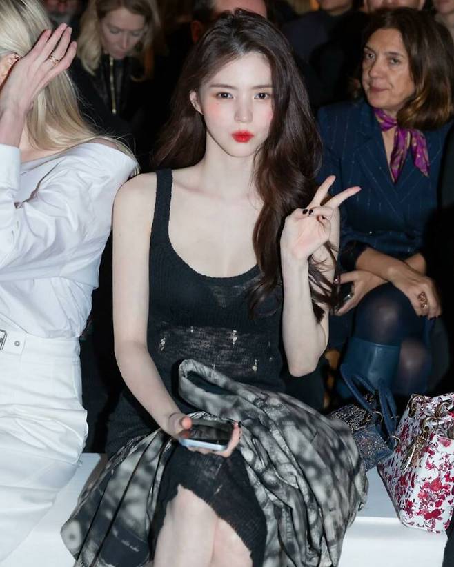 역대급 레전드 한소희 디올쇼 코디 발빠른패션뷰티