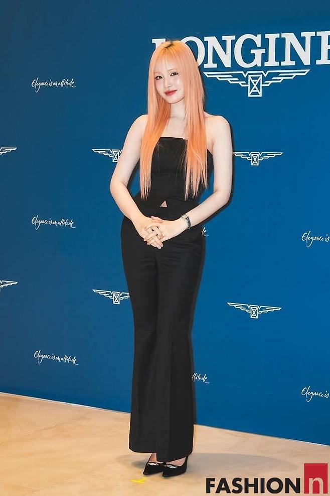 아이브 리즈 인형 비주얼에 난리 판교 홀린 뷔스티에 블랙 투피스룩 패션엔