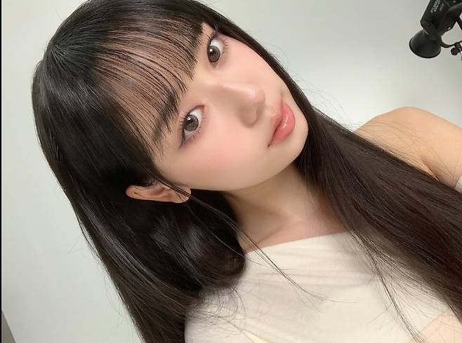 안유진 연습생 시절부터 친했던 미모의 여가수 여리여리 원숄더 비주얼 대본은 내운명