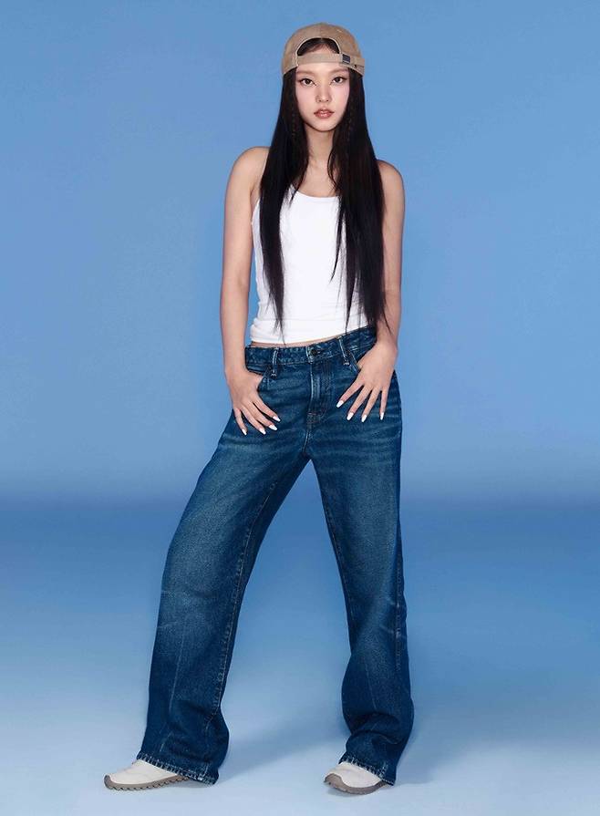 뉴진스 민지· 하니·다니엘·해린·혜인 청바지부터 청청까지 무한변주 데님핏 패션엔