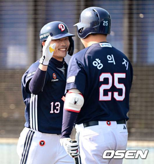 트레이드 이적생 미쳤다! 생일날 3타점 싹쓸이 쐐기타…두산, 세이부 1군 5-4 제압 '연습경기 첫 승' [오!쎈 미야자키]