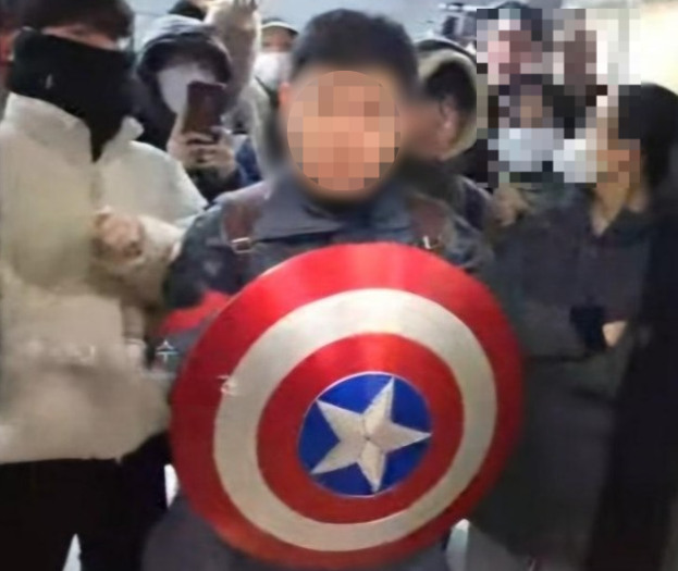 도망 염려있다”캡틴 아메리카 尹 지지자 결국 구속