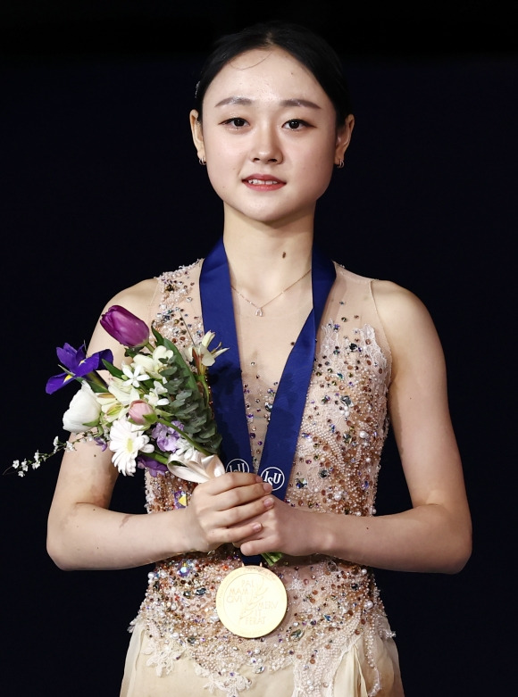 김채연 김연아에 이어 사대륙선수권 역대 3번째 우승차준환은 부상에도 2위 선전