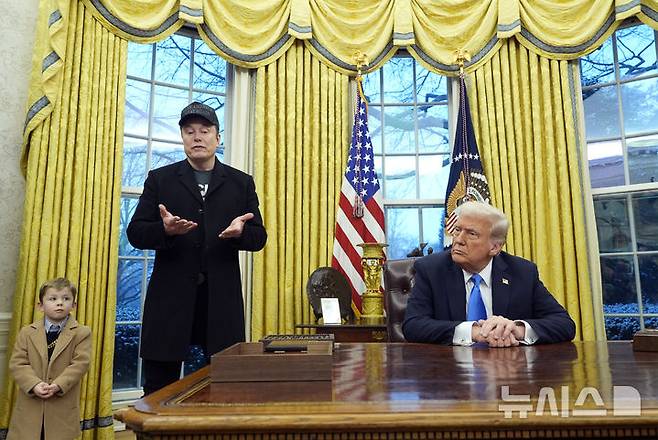 美 기관장 반발에도 꿈쩍하지 않는 머스크 성과 보고 안 하면 해고