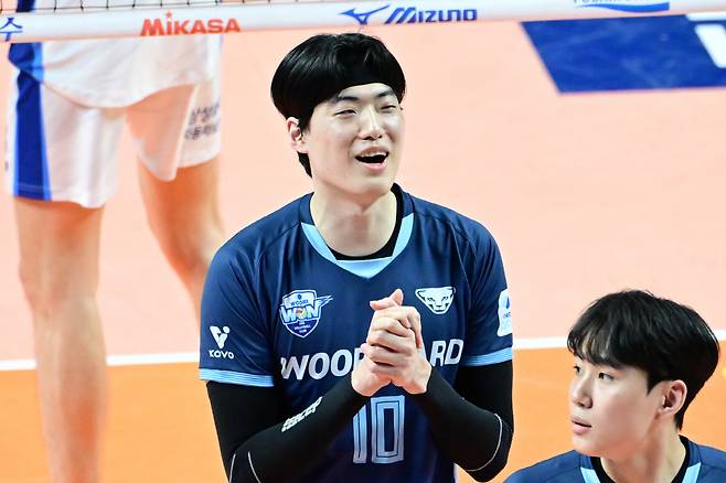 천안만 오면 잘하네 친정팀 저격수 생애 최다 8블록→5세트 대역전극 이끈 박준혁 선수도 팬도 아직 포기하지 않았다 인터뷰