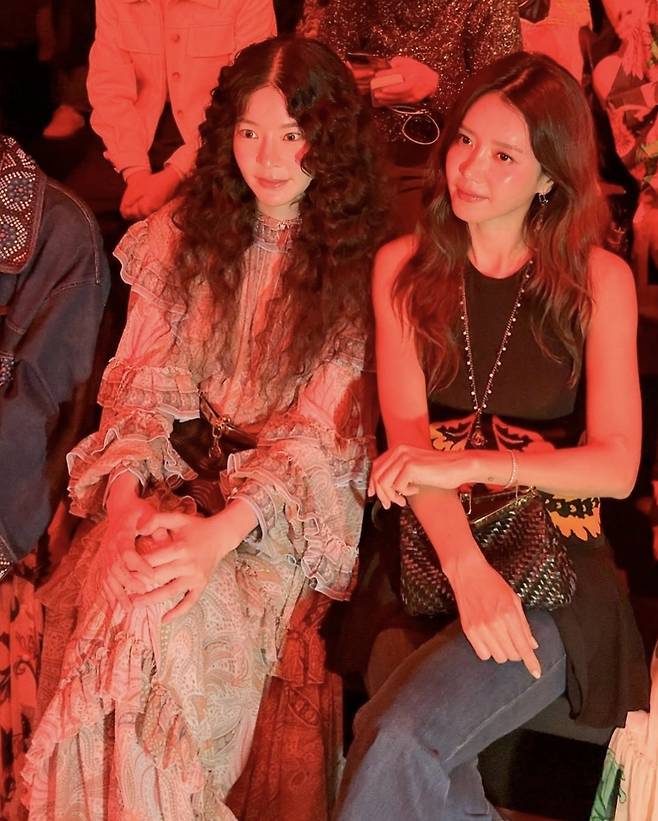 채정안 밀라노에 뜬 민소매 핫걸 짧아도 너무 짧은 시스루에 부츠컷 맵시나는 원피스룩 뷰티는 내운명