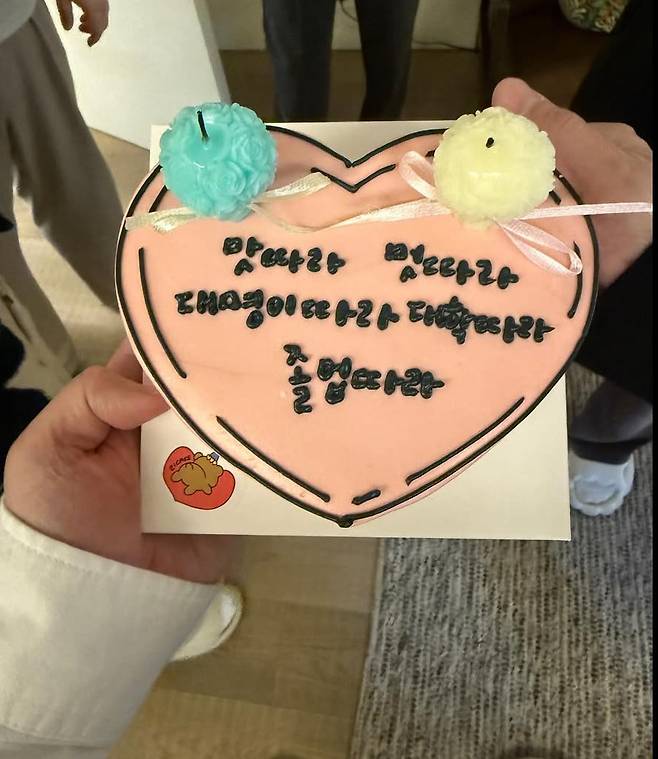5수 도전해 입학한 S 대학교 21년 만에 졸업한 44세 남배우 투데이 셀럽패션