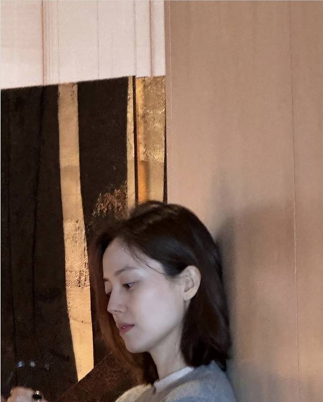 세월이 지나도 굴욕 없는 여신 미모 여배우의 러블리 캐주얼룩 스타와 패션