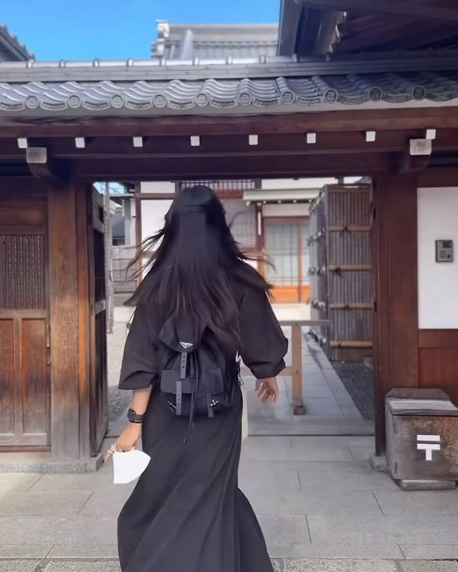 한재석은 복 터졌네 요리·육아·미모까지 다 갖춘 47세 여배우의 블랙 원피스룩 스타와 패션