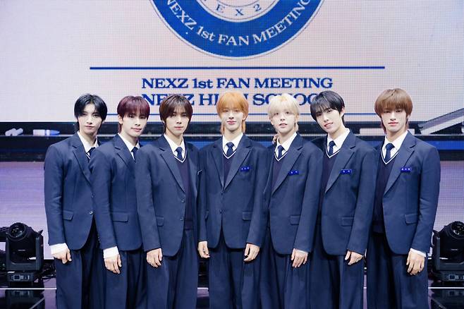 'JYP' NEXZ, 데뷔 첫 공식 팬미팅 성료.."NEX2Y 덕분에 행복"