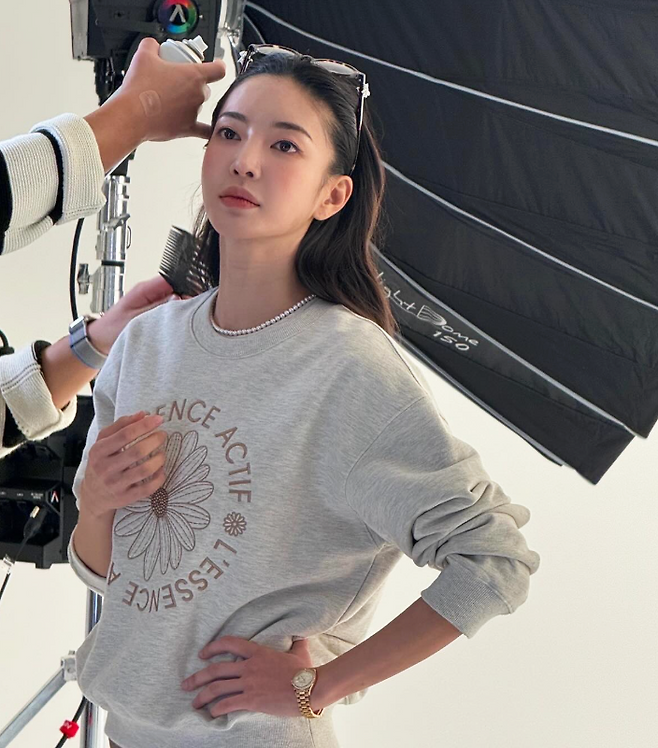 "출산 6주 만에 -16kg!" NS윤지, 레깅스 핏으로 증명한 '완벽 몸매' | 오늘뭐입지