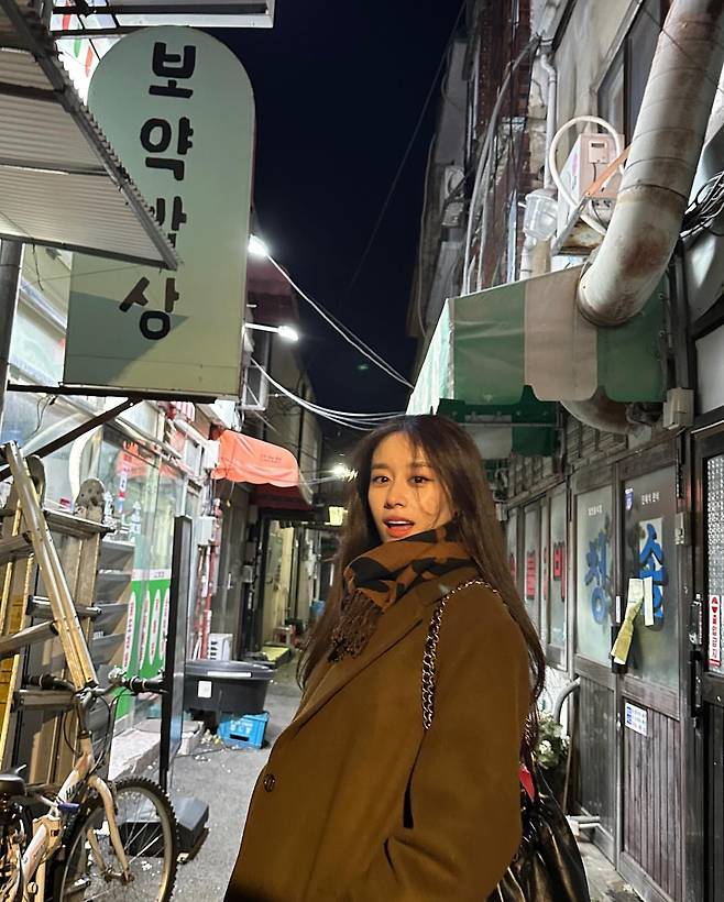 연예인 가족 부모님 사진에 네티즌 놀라움 폭발한 여가수일상룩 라이프업