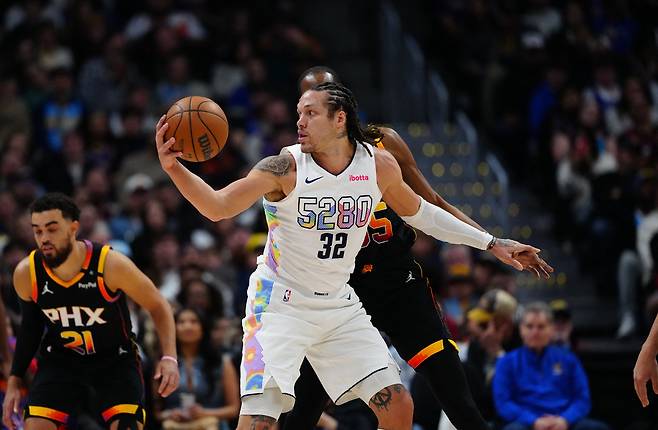 Nba 사상 최초 ‘30 20 20 ‘mvp 경쟁자 Sga를 향한 요키치의 ‘선전포고···덴버 연장 혈투 끝에 피닉스