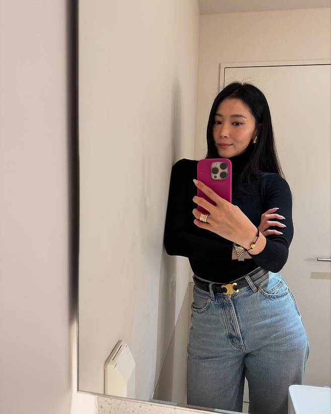 17살 아들 둔 싱글맘의 여전한 여신 미모 화제 된 여배우 일상룩 라이프업
