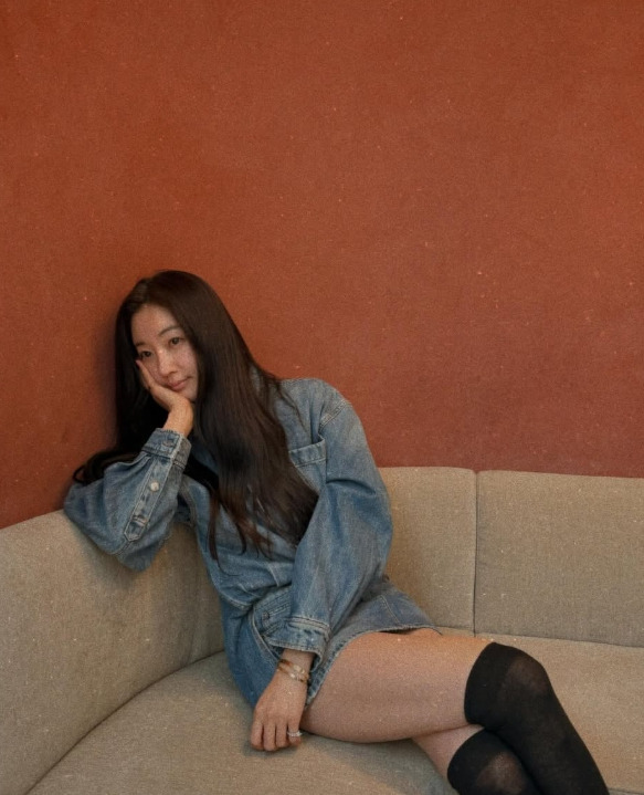 키 173cm에 너무 예뻐 46세라고 도저히 믿기지 않는 배우데님룩얼마나 예쁘길래 셀럽뉴스